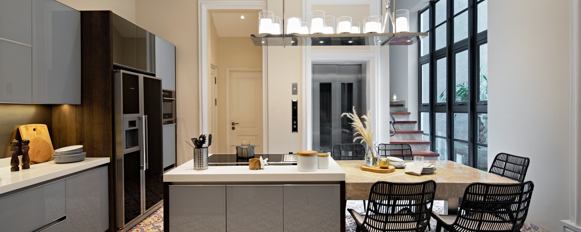 Serving table can also be designed in the kitchen area , not always in ...