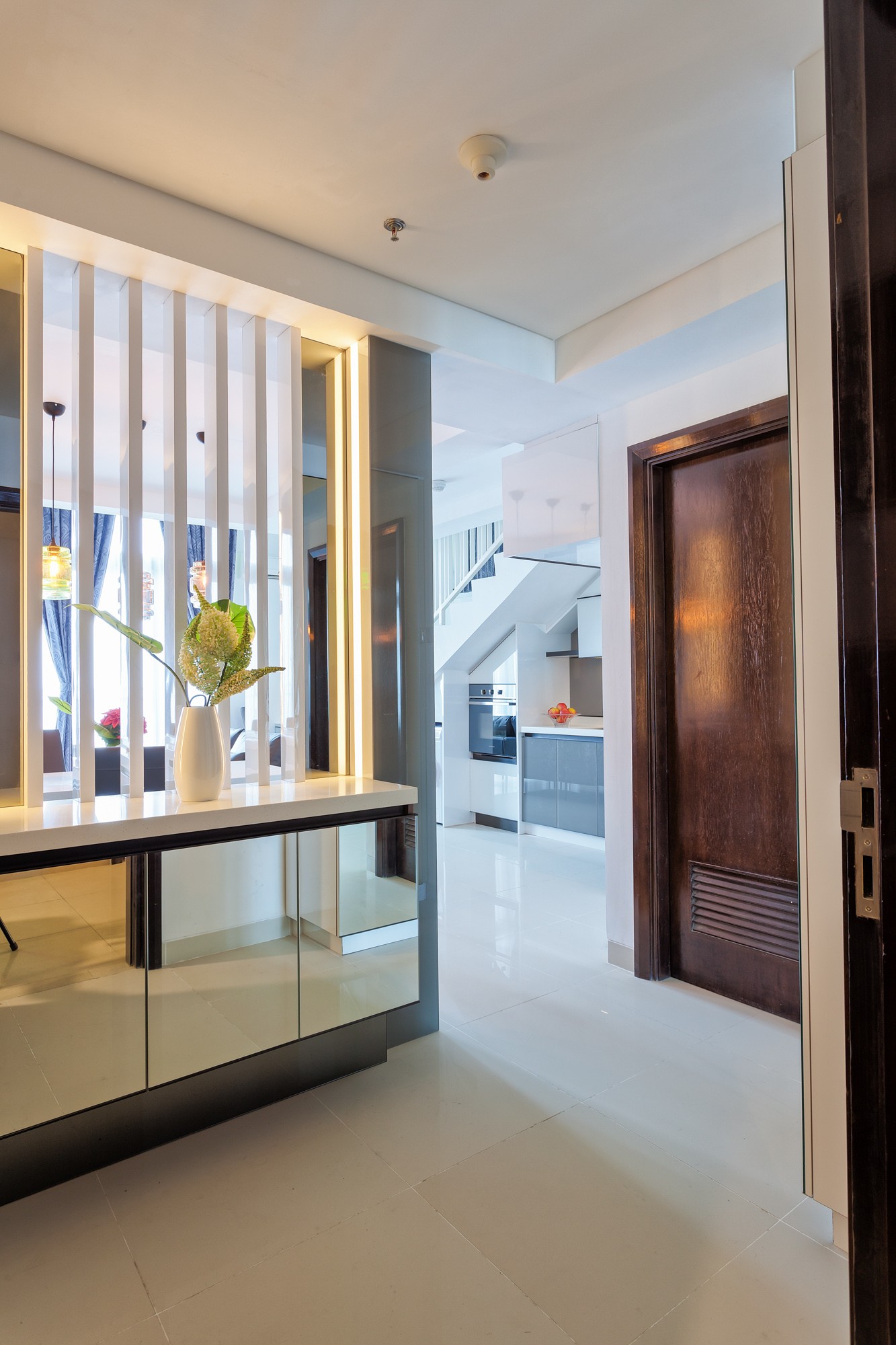 Neo SOHO Living Room - METRIC - Premium Cabinetry System